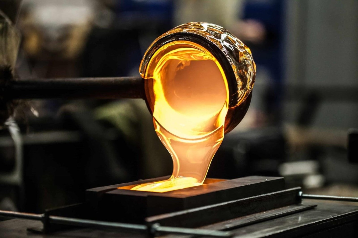 Understanding Glass: A Journey through Its History and Uses - GlassRenu